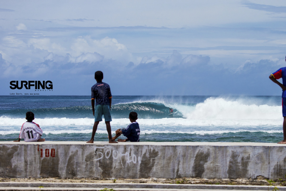 SURFING Wallpaper - Surfer