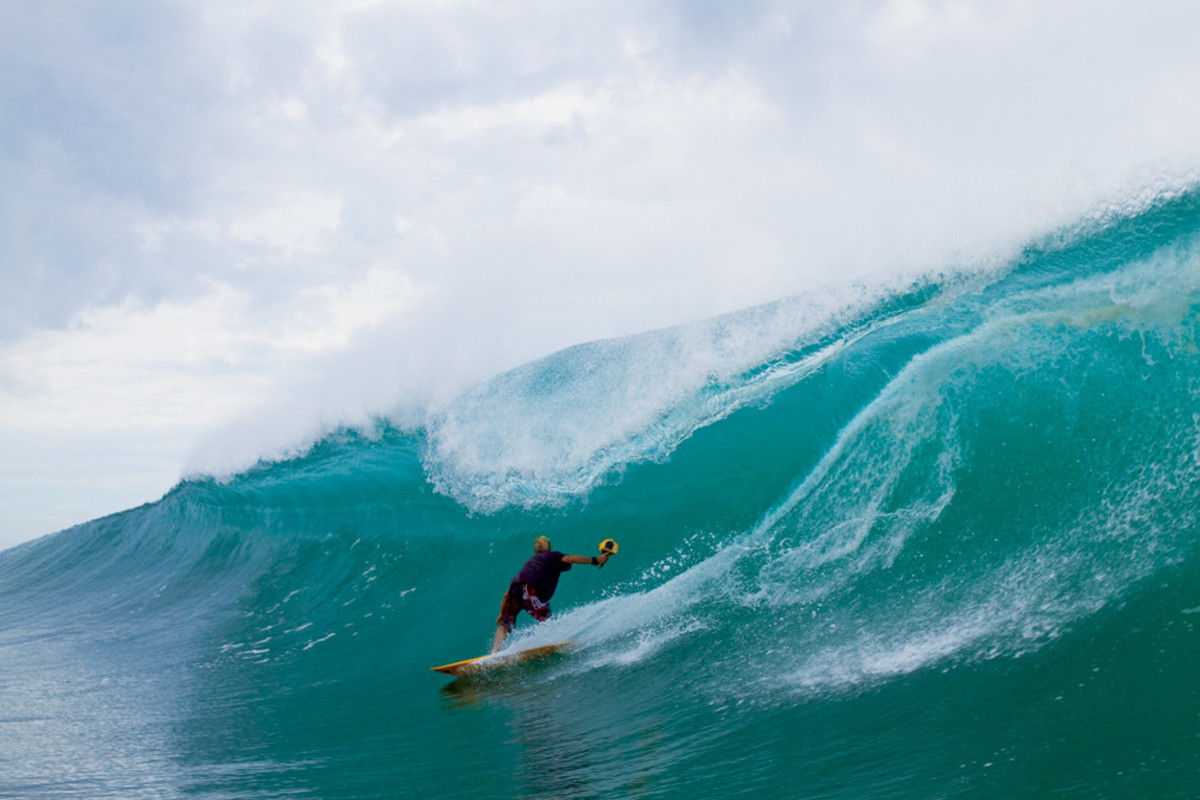 Tunnel Vision - Surfer