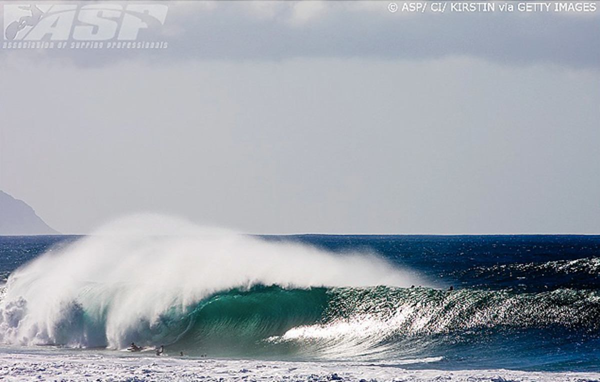 Day 2 Of The Billabong Pipeline Masters Is ON - Surfer