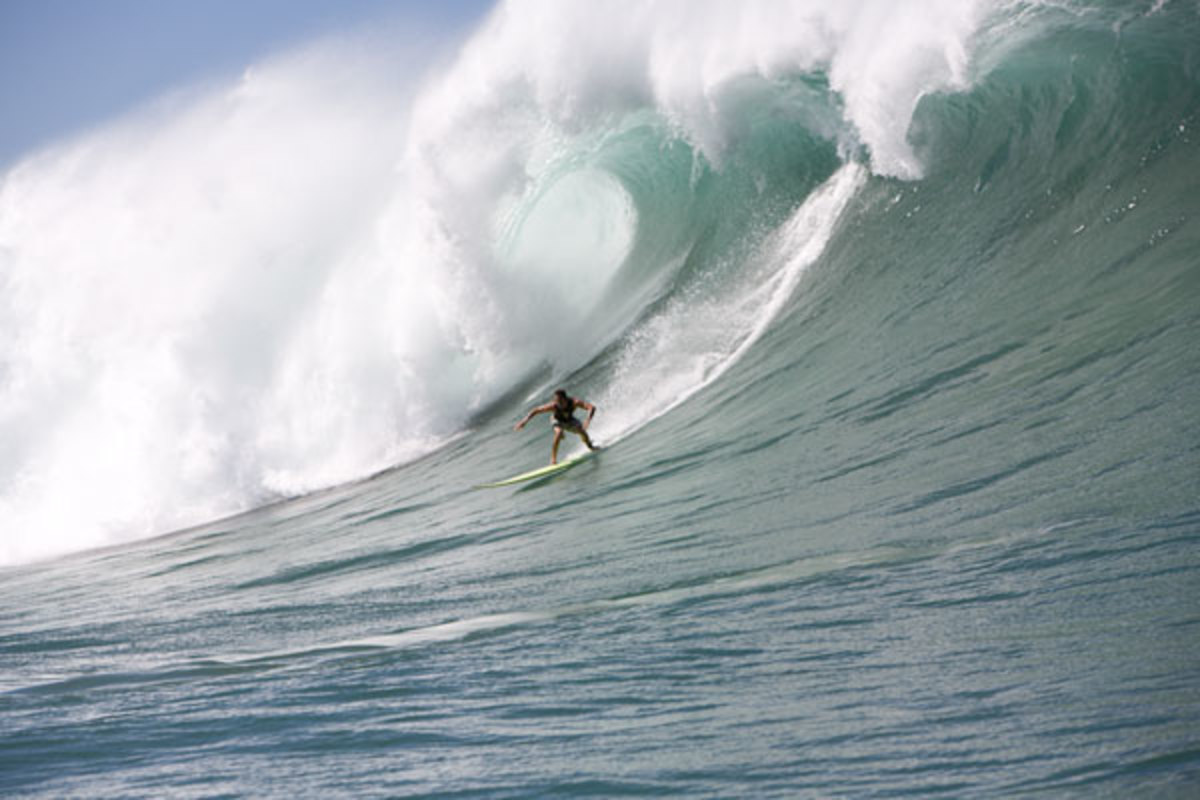 Grassroots Rushing: The North Shore Big Wave Challenge - Surfer