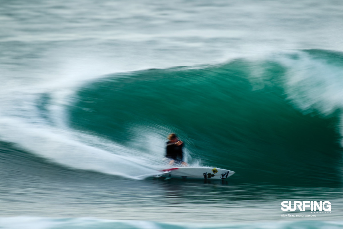 April Issue 2011 Wallpaper - Surfer