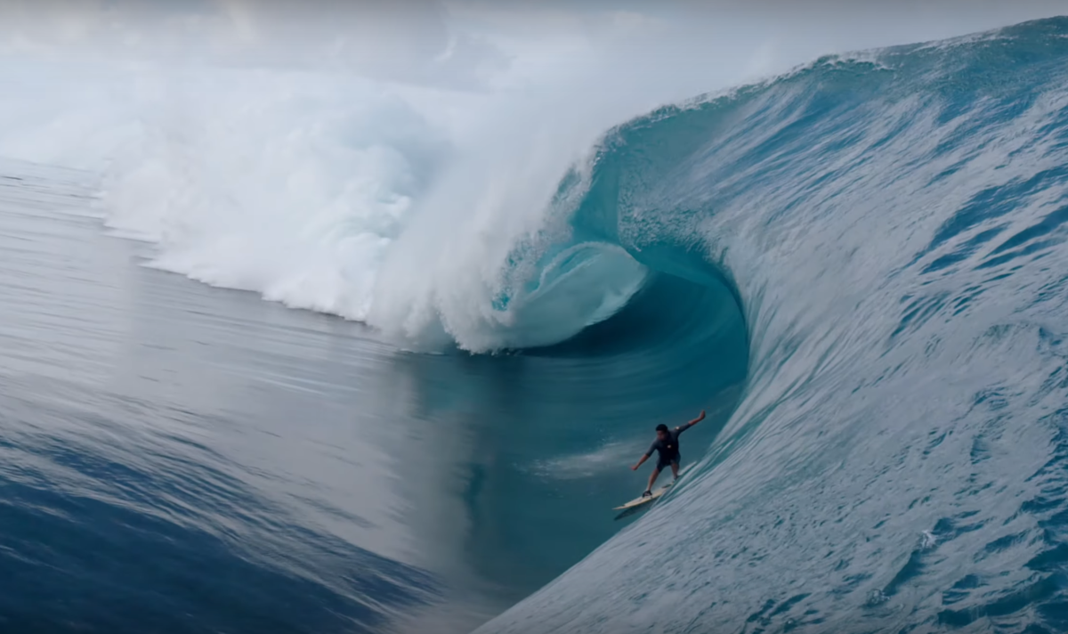 Watch the Worst Wipeouts at Teahupoo | %%sitename%% - Surfer
