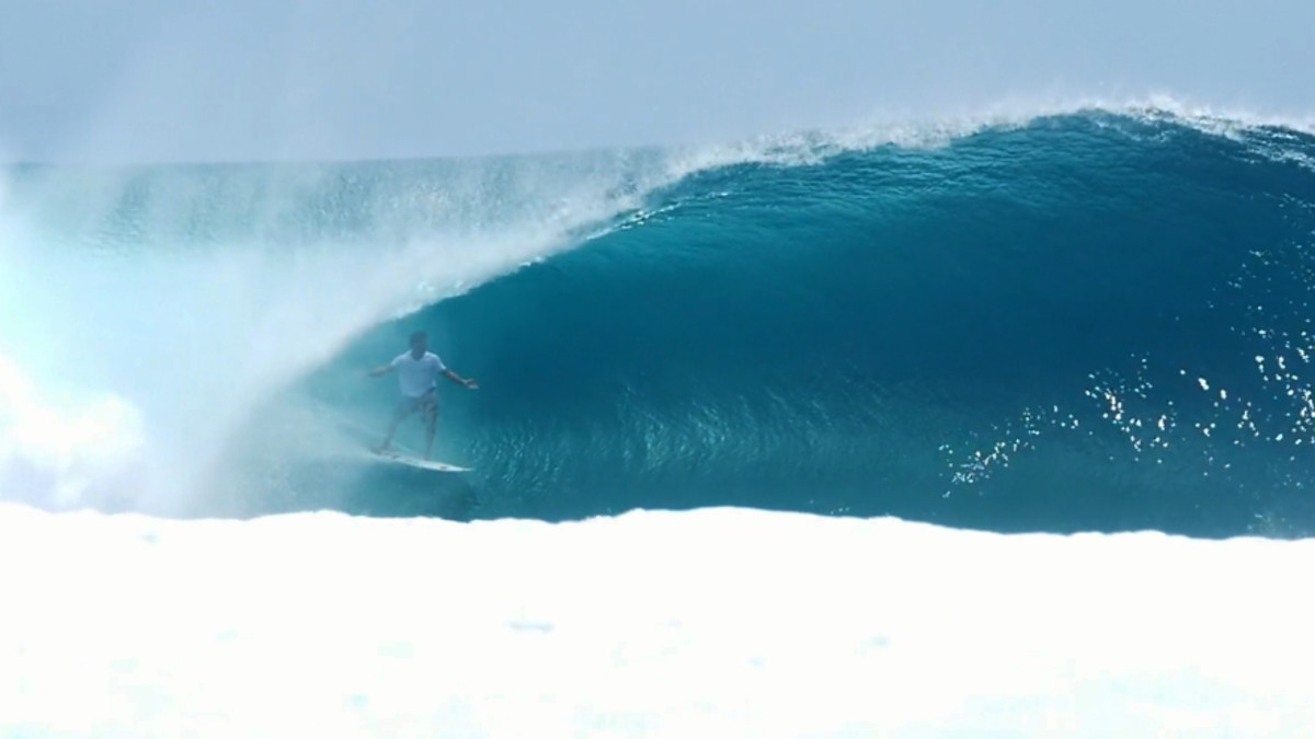 Pumping Desert Point Ft. Gordo - Surfer