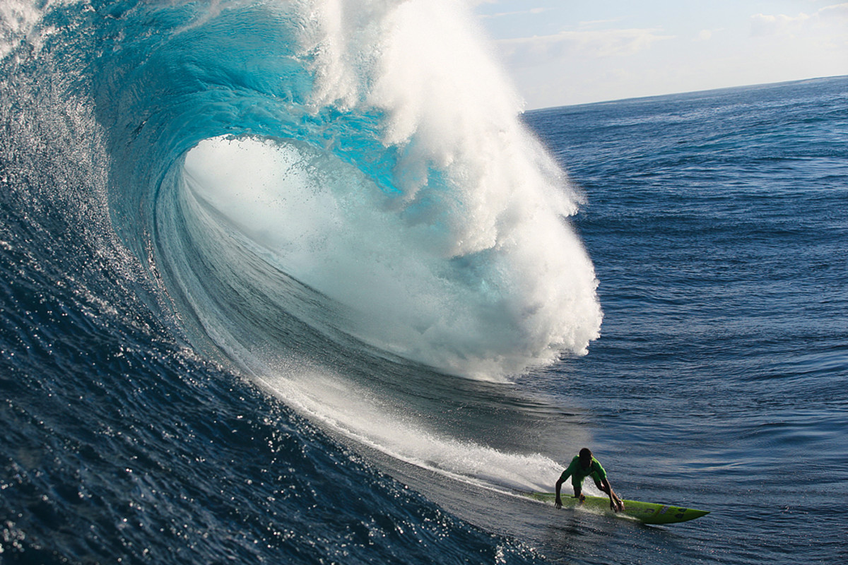 Another Frightening Day At Pe'ahi - Surfer