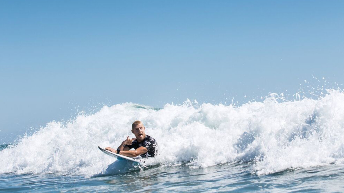 Mick Fanning Wins The 2015 Hurley Pro - And the world title race is out ...