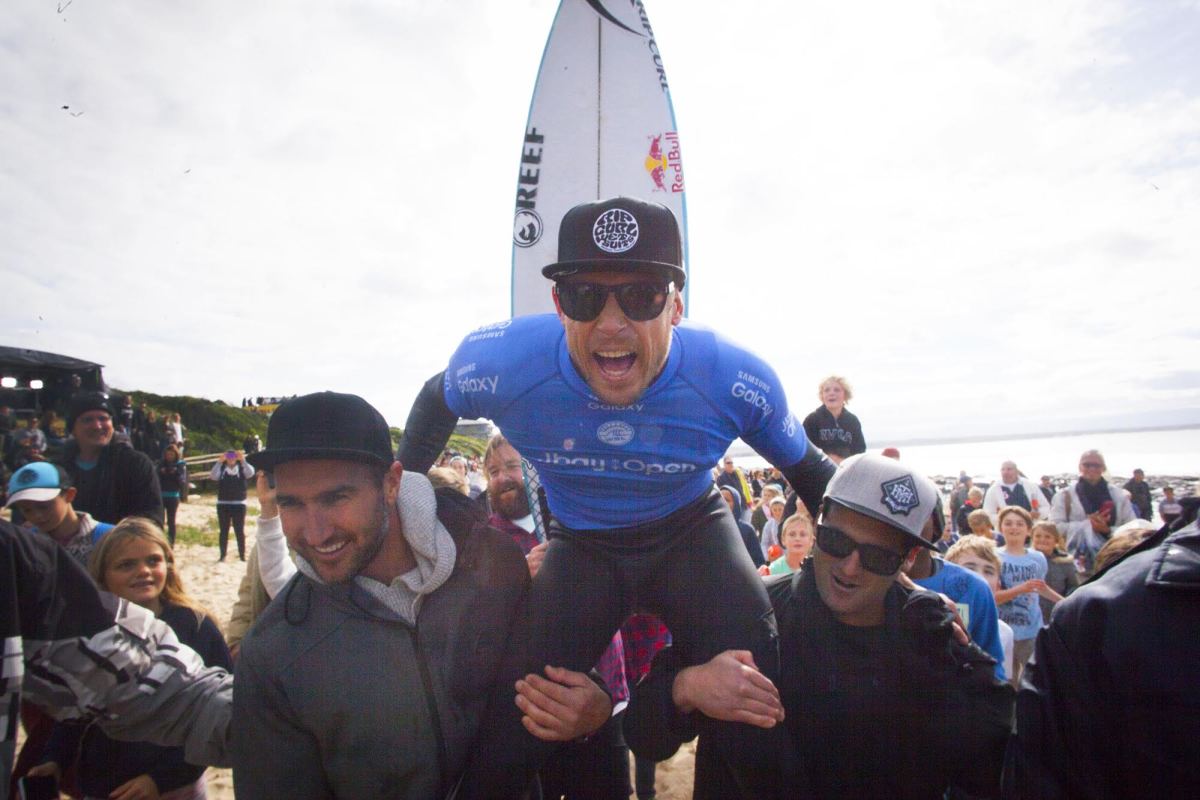 Mick Fanning Wins The 2016 J-Bay Open - Surfer
