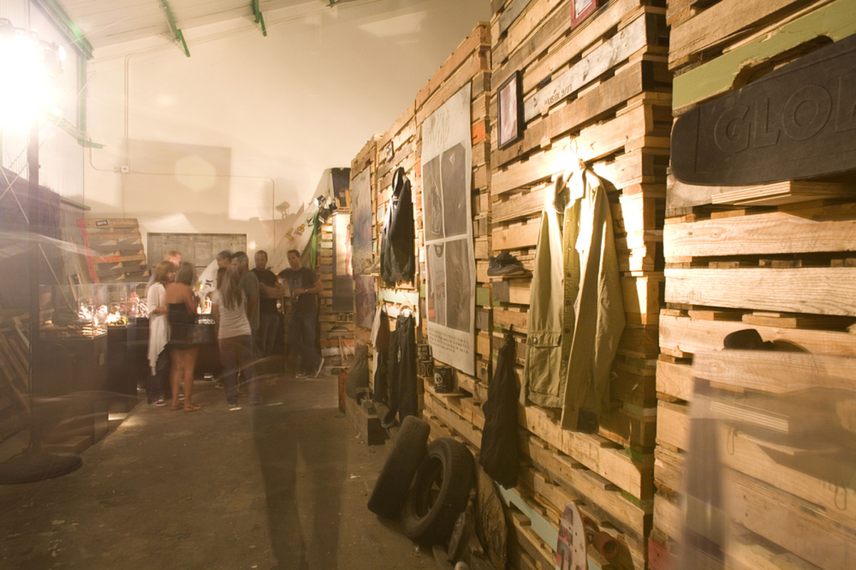 Globe's 0000 Premiere in Costa Mesa: Art! - Surfer