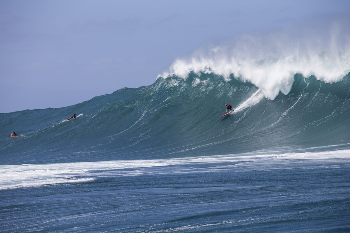 Photos: More Jaws - Surfer