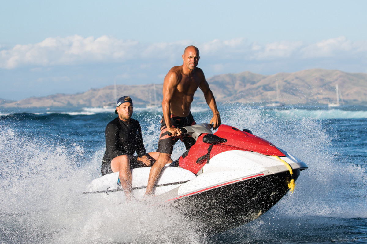 Kelly Tells All on The Occ-Cast - Surfer