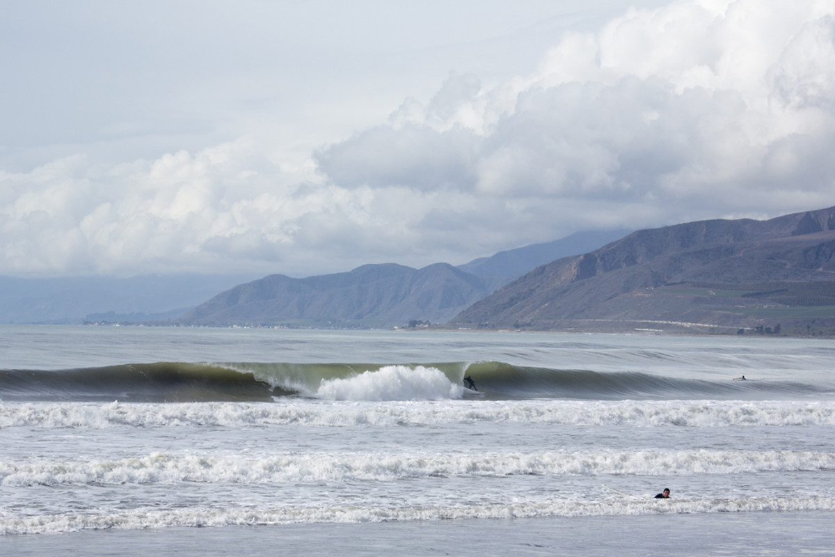 Monday Photos: Storm Surf - Surfer