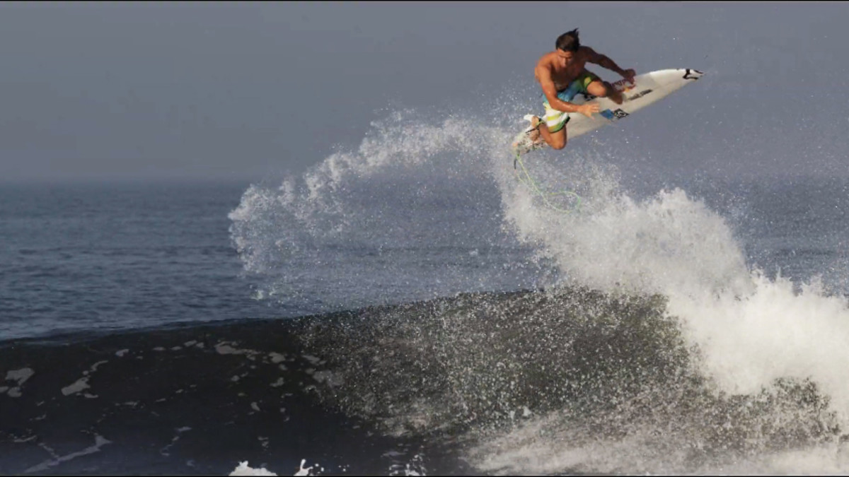 Julian Wilson Runs Rampant In Indo - Surfer