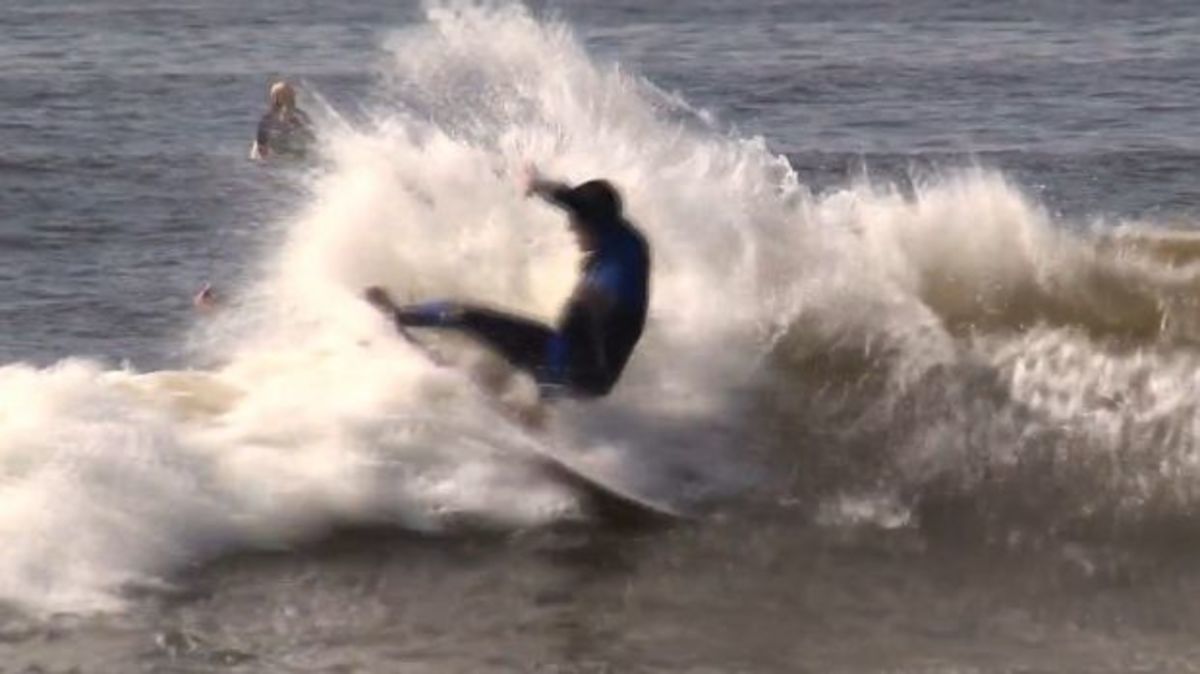 Derek Peters // Huntington Beach // 3:32 - Surfer