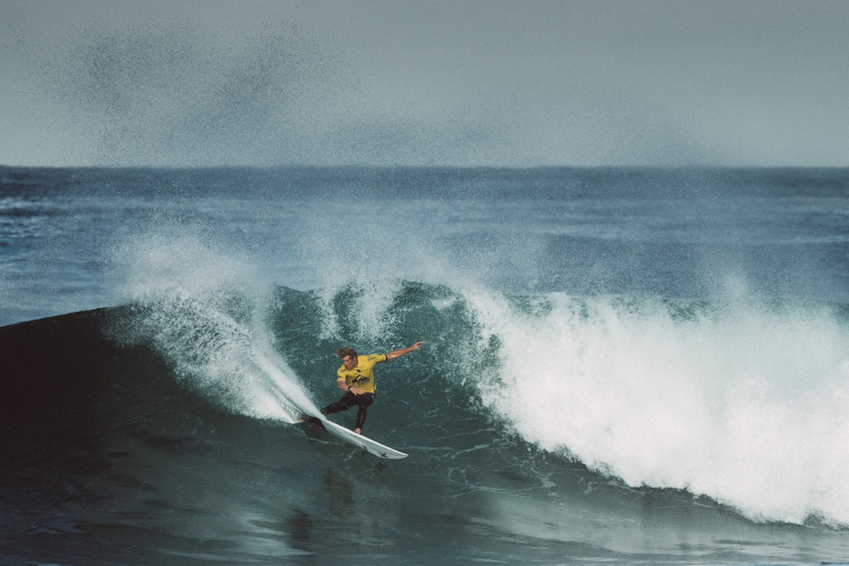 Keanu Wins France! Title Race Tightens!! - Surfer