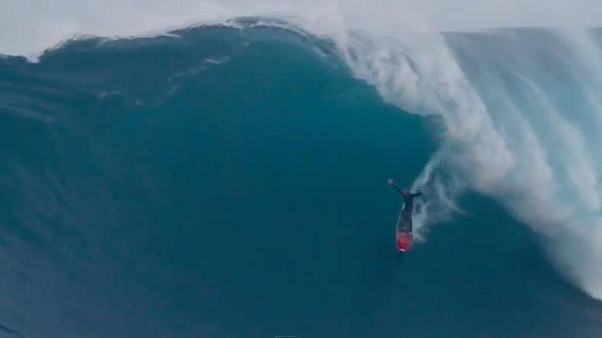 Shane Dorian // Jaws (Peahi) // 0:50 - Surfer Shane Dorian // Jaws (Peahi) // 0:50 - Surfer