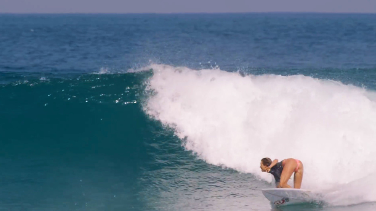 Alana Blanchard And A Mexican Point - Surfer