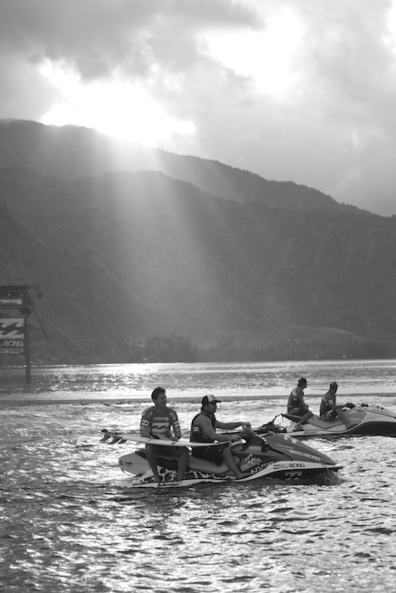 Five Photos by Jeff Flindt, Vol. 4 - Surfer