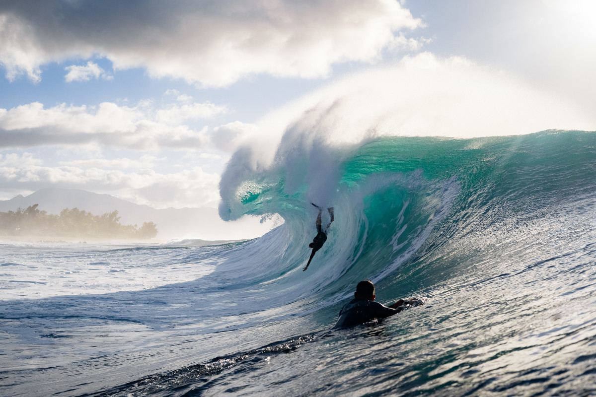 Wipeout Gallery: The Worst Fails and Bails at Pipeline - Surfer