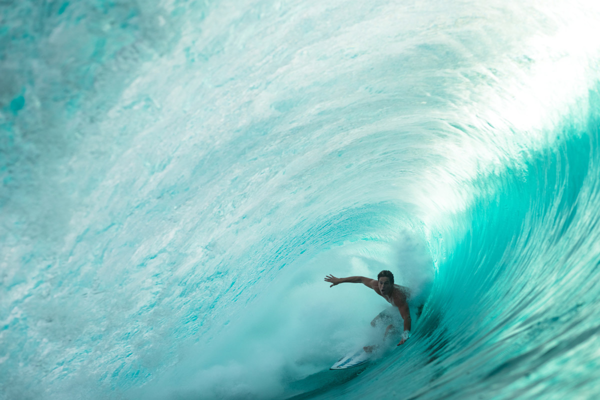 Wipeout Gallery: The Worst Fails and Bails at Pipeline - Surfer