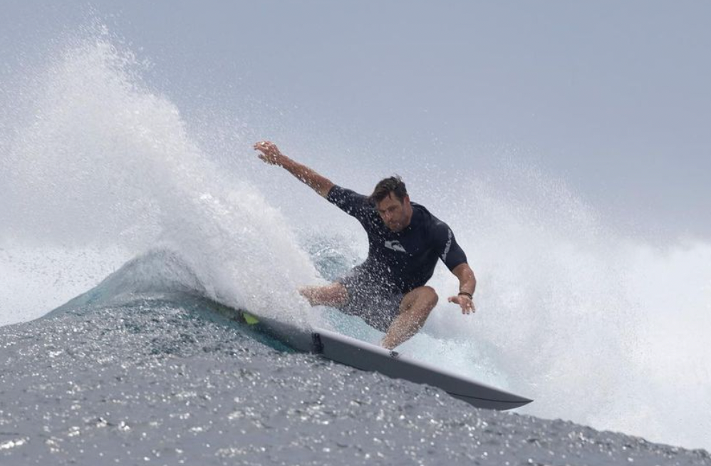 Chris Hemsworth Talks Surfing Obsession: “There are far worse ...
