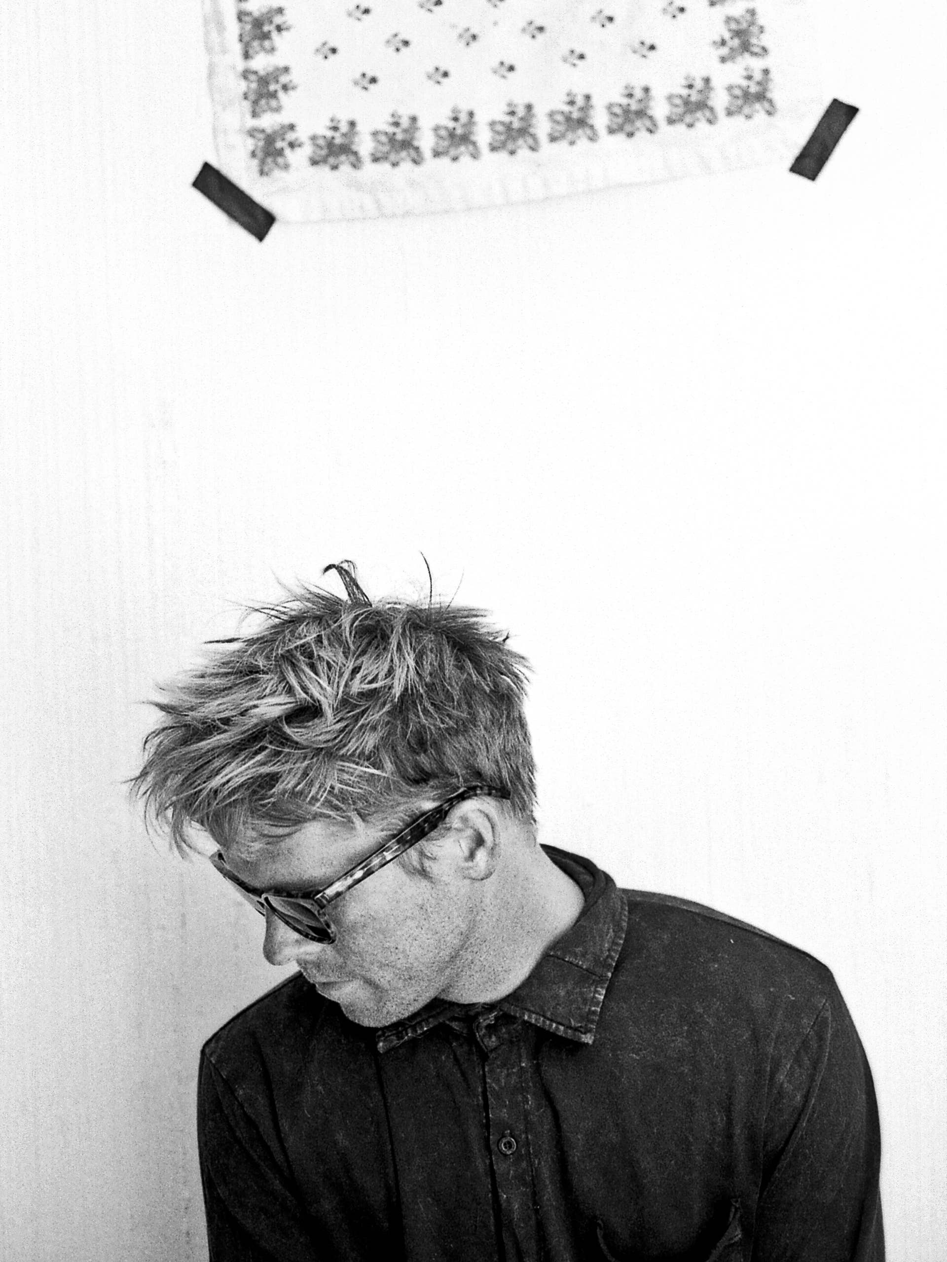 Warren Smith Gets Rad With Raen - Surfer