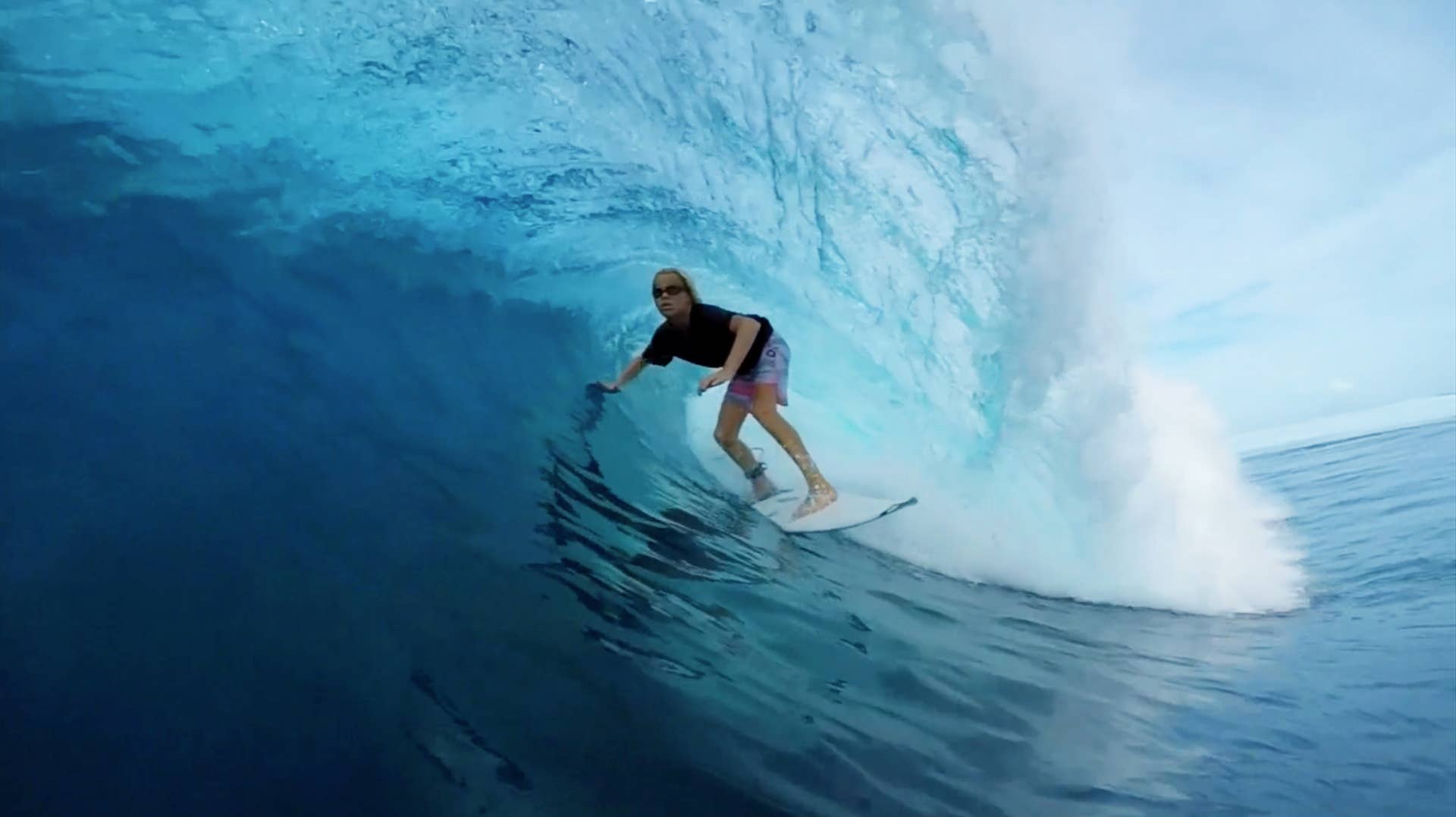 Dean Vandewalle Scores in the Ments - Surfer