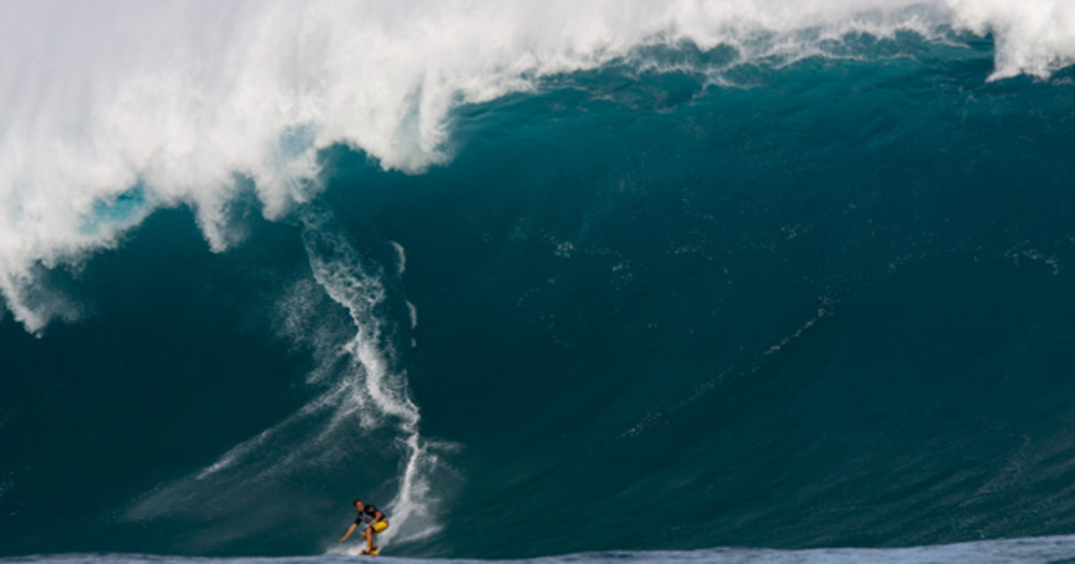 Zak Noyle | Makua Rothman | Jaws Left - Surfer