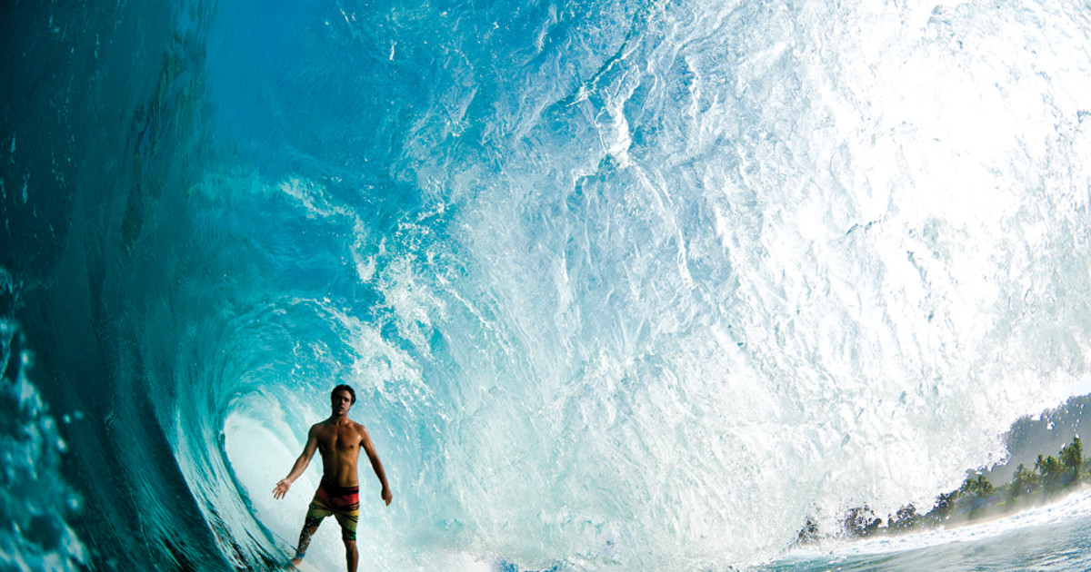 North Shore Issue Photos - Surfer