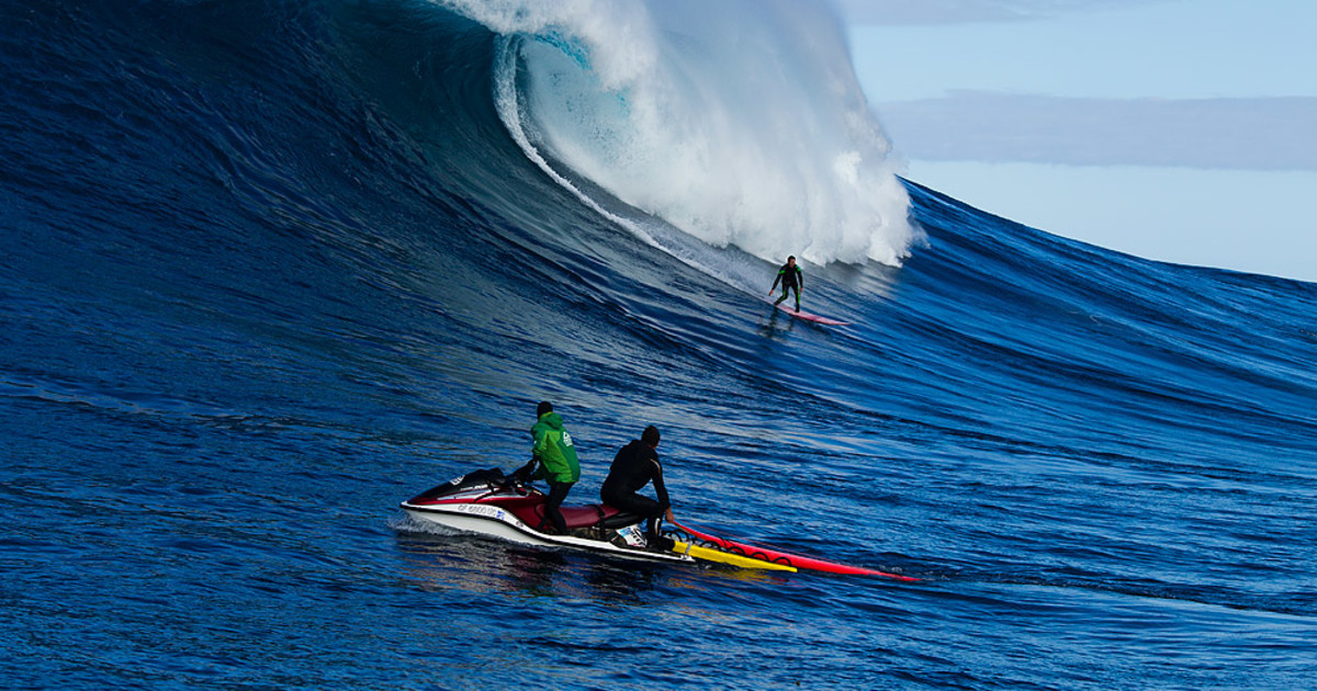 Battle at Cortes - Surfer