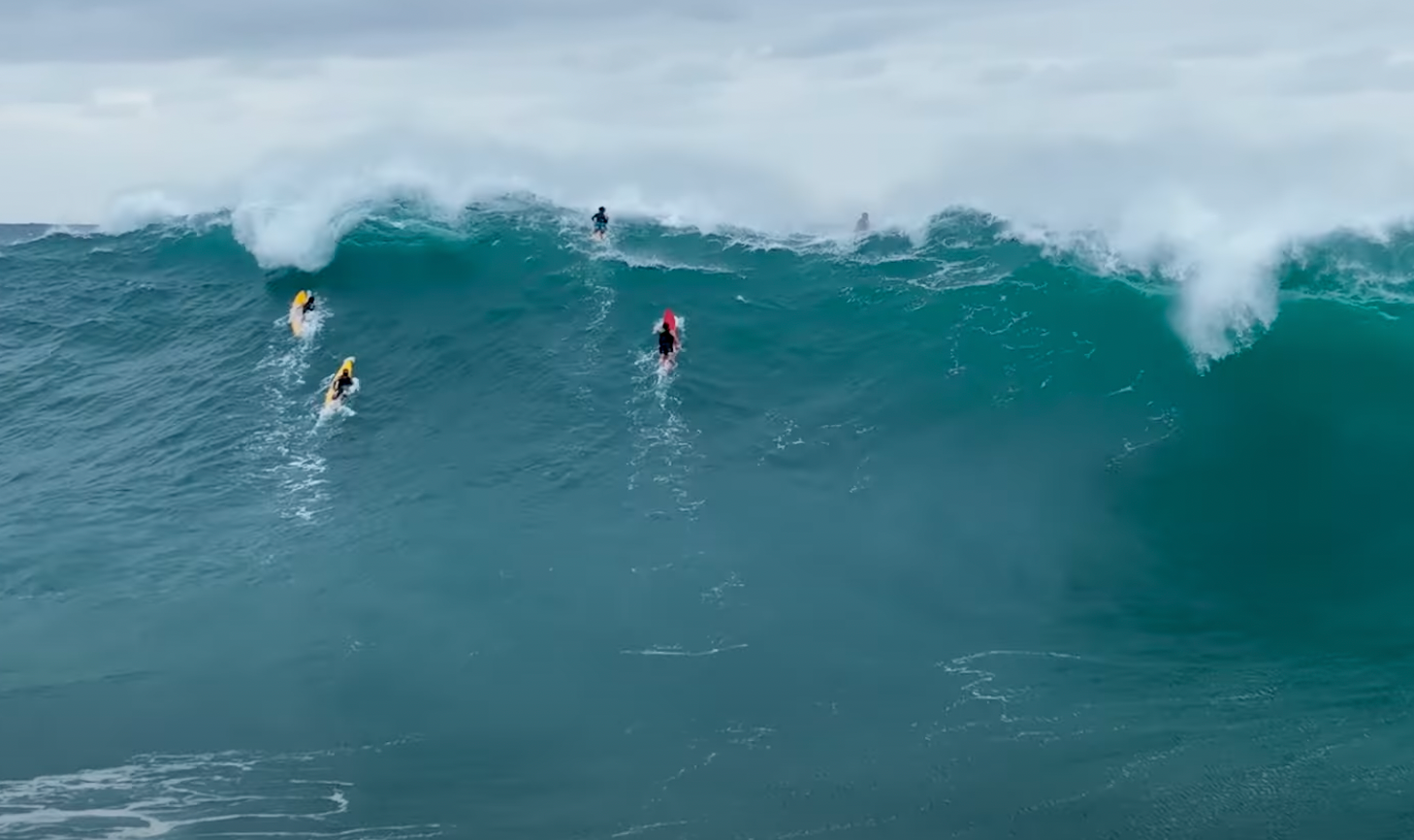 Video: Surfing Sketchy 25-Foot Waimea Bay, Warmup Session for The Eddie ...