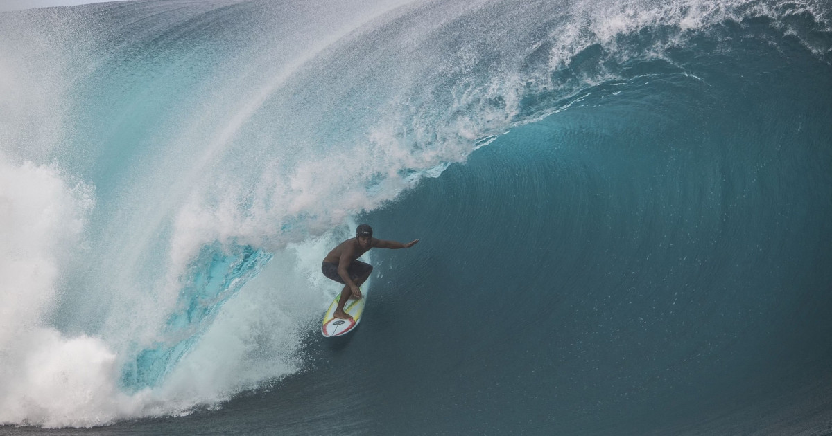 Learn to Surf at Hawaii's Best Surf School - Surfer