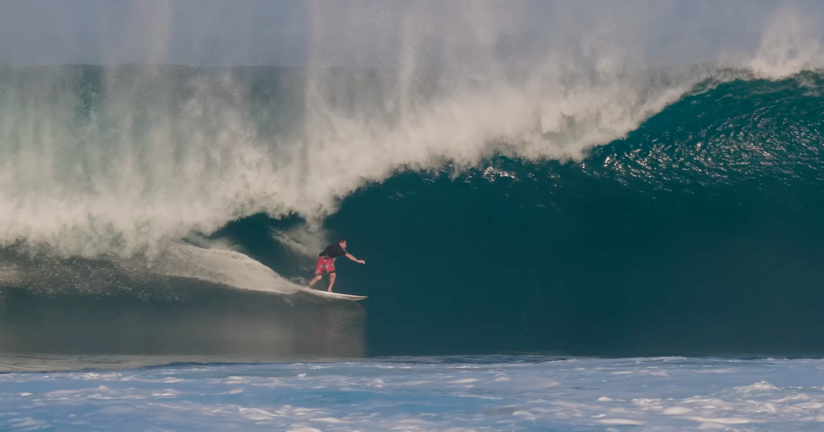 Thick Pipeline Crowd Caught by Huge Cleanup Set (Video) - Surfer