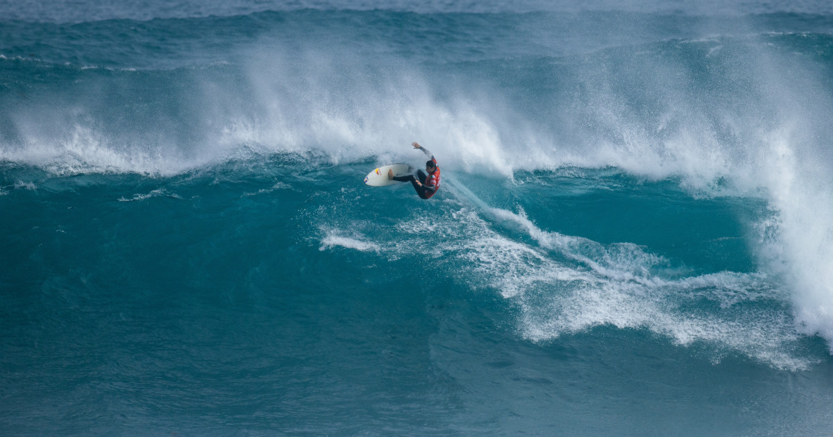 Massive Main Break Sends 8 Surfers Off Championship Tour - Surfer