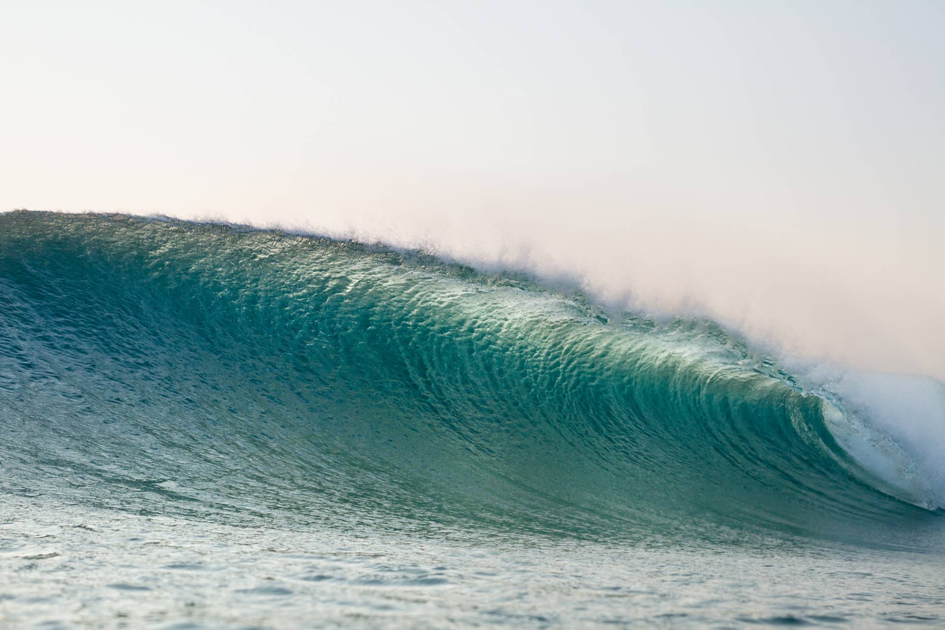 What Are the Different Types of Waves? - Surfer