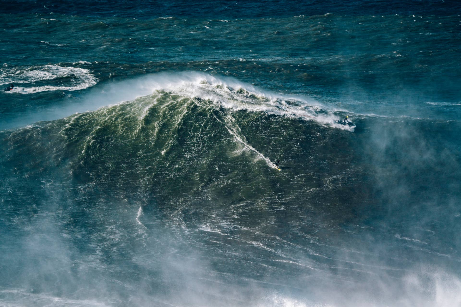 World Record Wave? Nic Von Rupp Surfs Possible 98-Footer. - Surfer