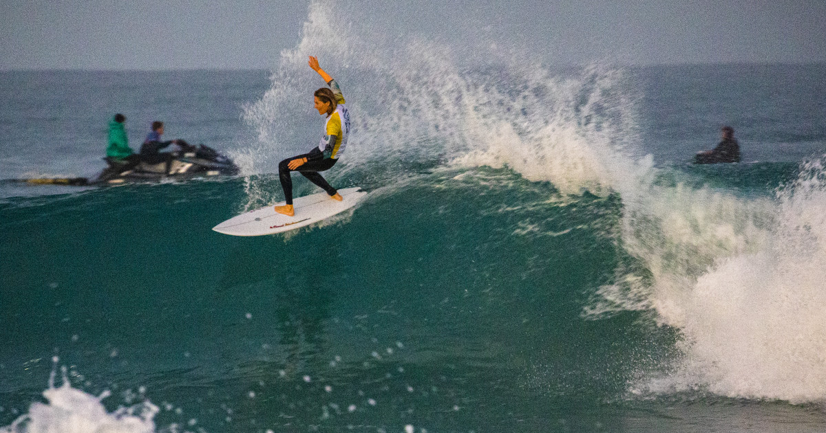 Cliff Kapono Explains Surfing Physics & Common Surf Injuries - Surfer