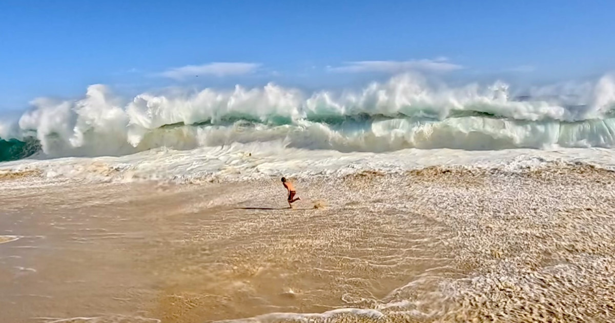 20-Foot Rogue Wave Shorebreak Annihilates Beachgoer (Video) - Surfer