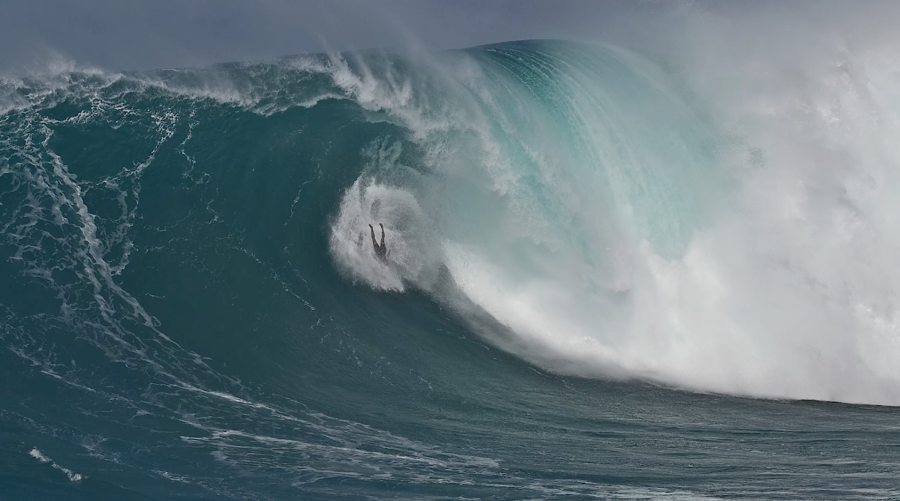 Wipeout of the Year? This Jaws Slam Is a Top Contender - Surfer