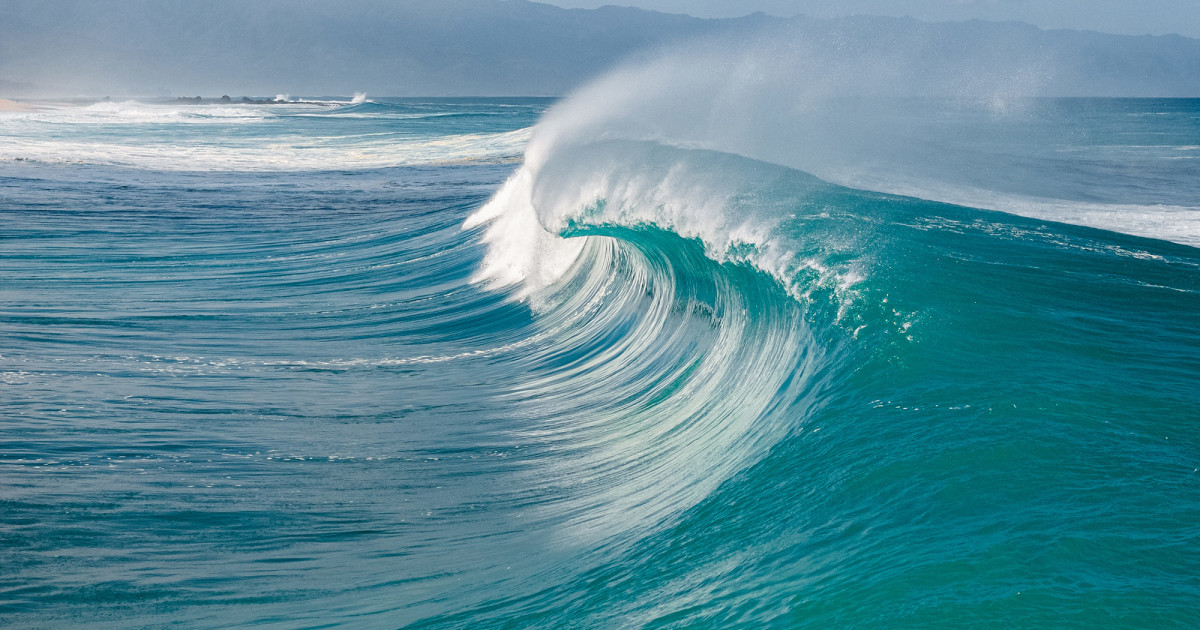 Moments of Brilliance, Amidst the Chaos, at Pipeline (Photo Gallery ...