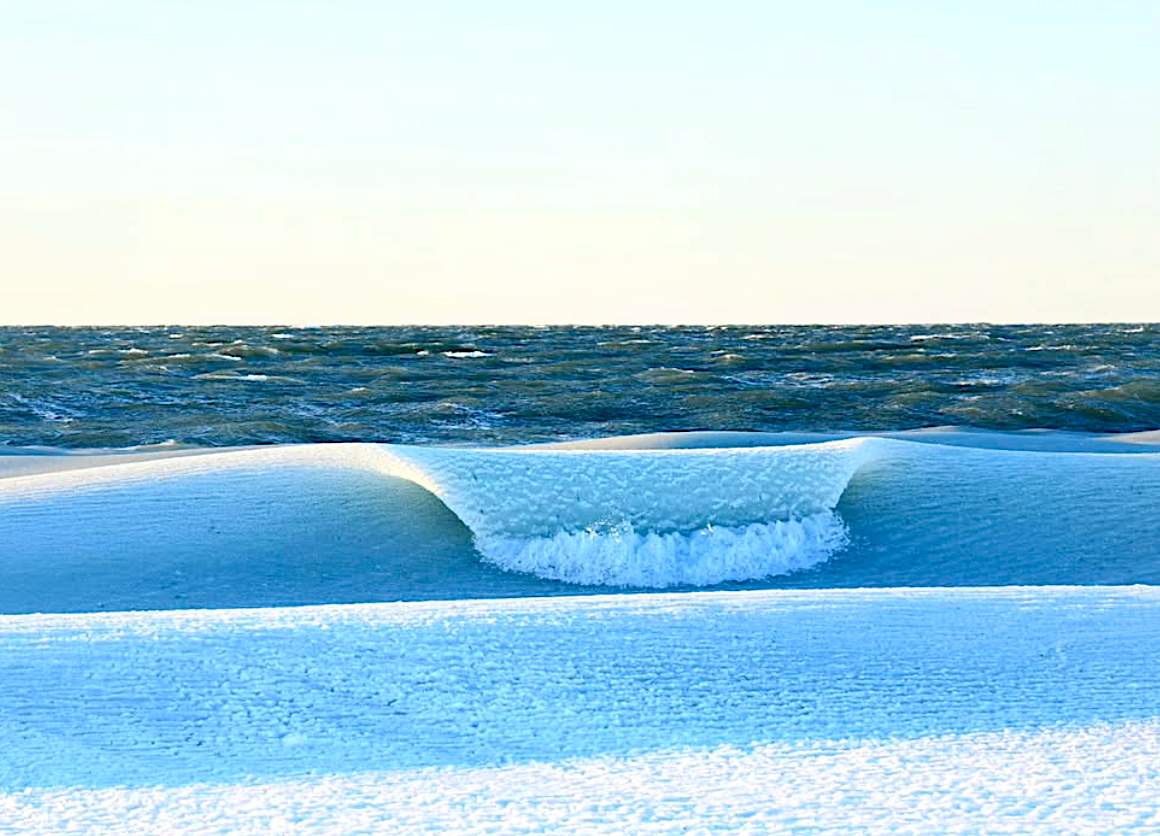Bomb Cyclone Creates Rare Slushie Waves in New York (Video) - Surfer