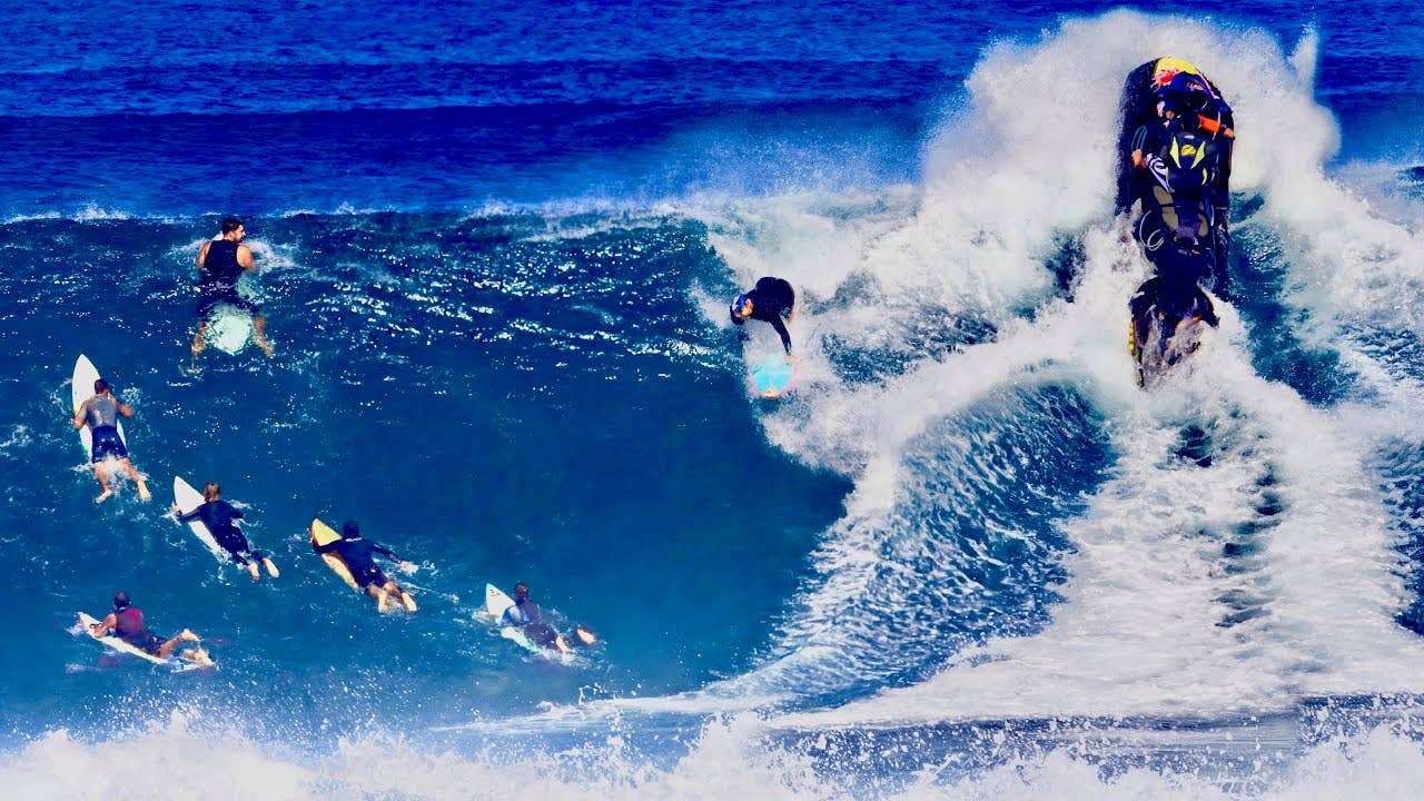 Surfers Dodge Jet Ski at Crowded Pipeline: ‘Can’t Believe This Happened ...