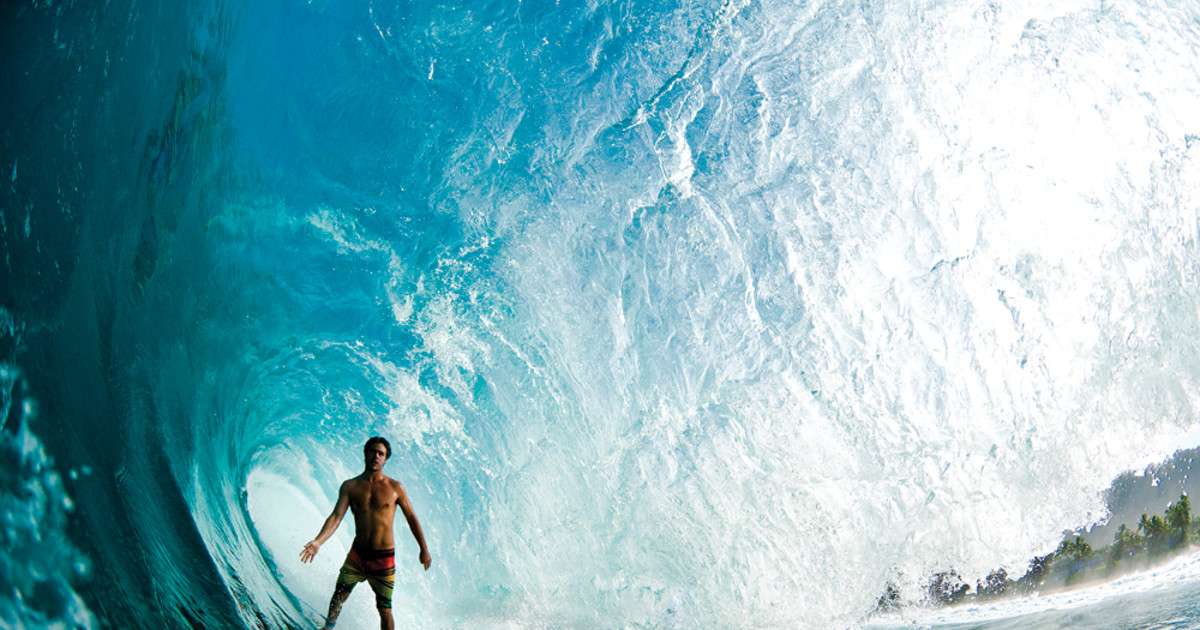 North Shore Issue Photos - Surfer