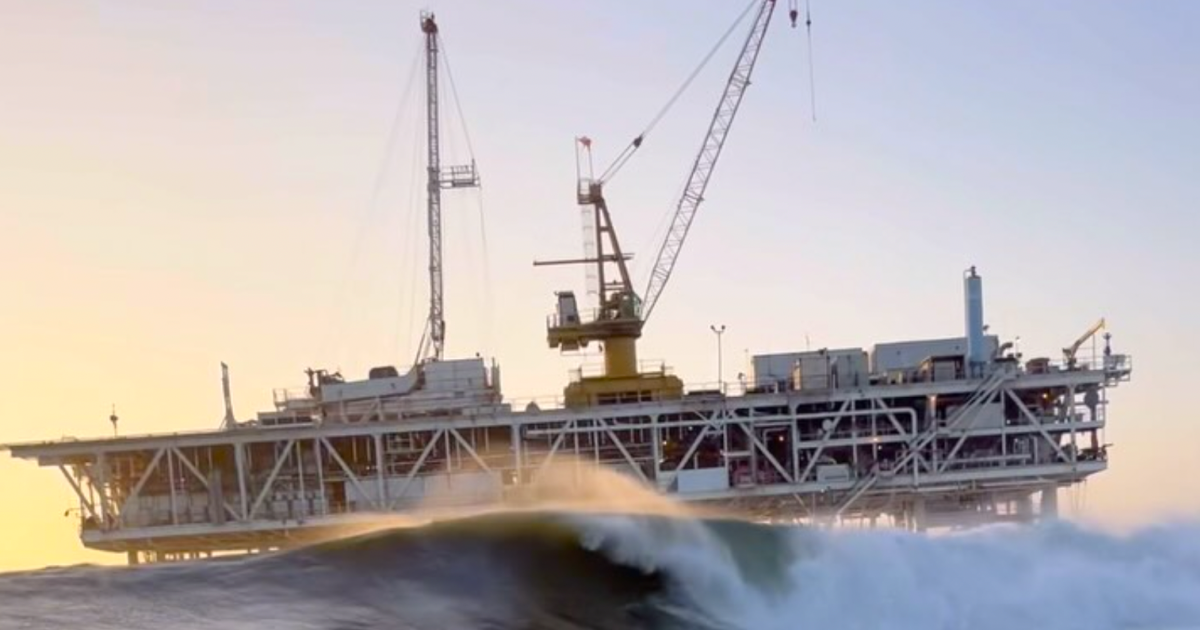 Surfers Score Offshore Oil Rig in California During Historic Huge Swell ...