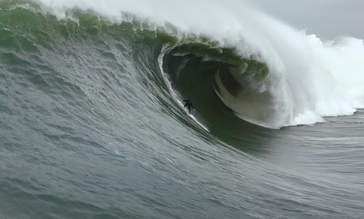 WATCH: 10 Best Waves Surfed During El Niño Super Swell at Mavericks ...
