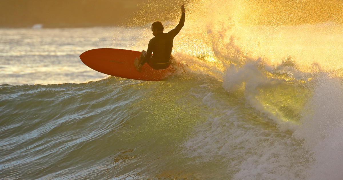 How To Surf a Mid-Length Surfboard - Surfer