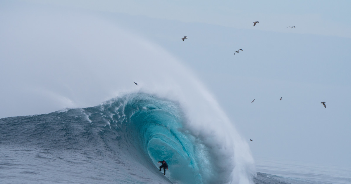 '100 Foot Wave' Returns to HBO (Trailer) - Surfer