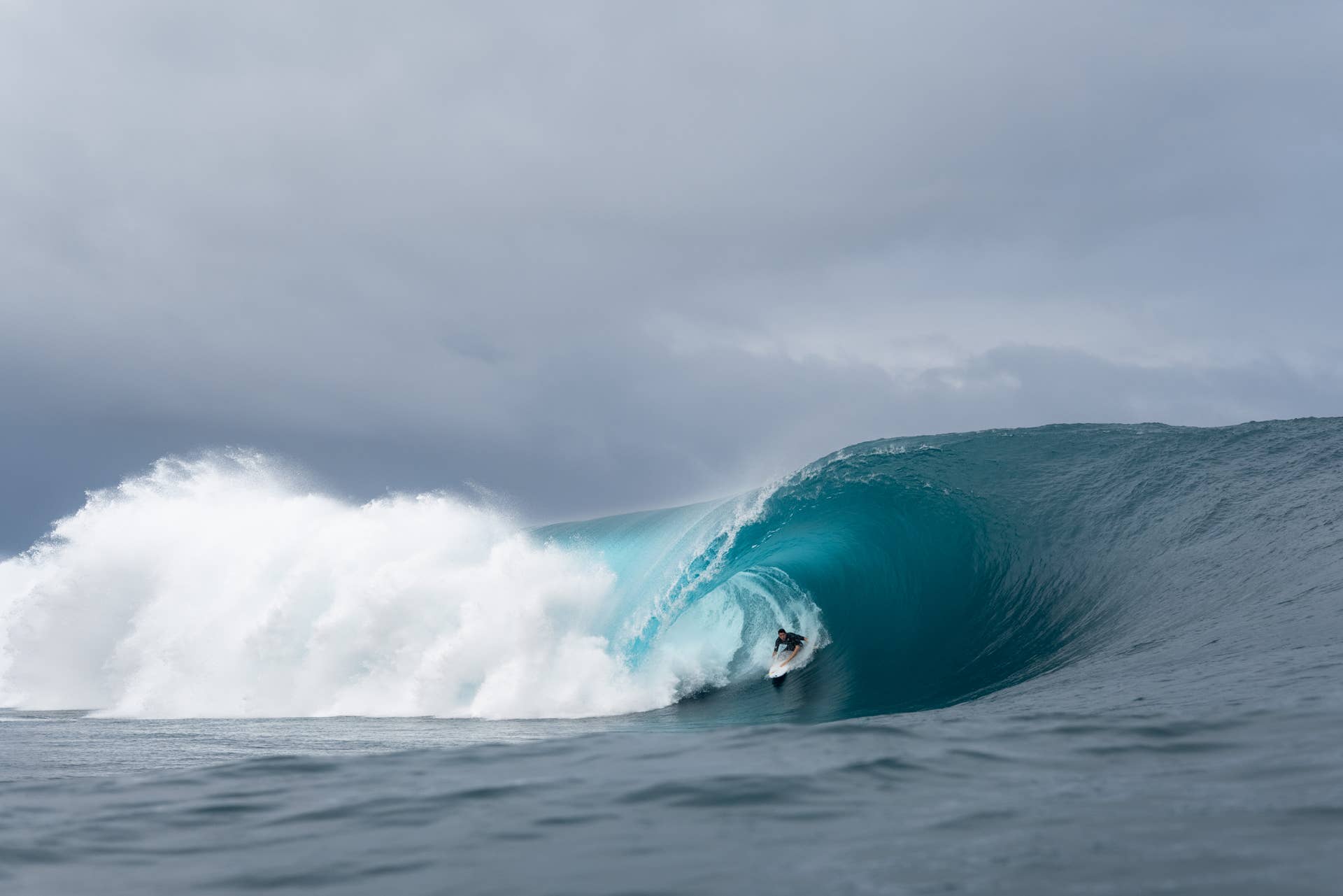 Molly Picklum’s Worst Wipeout Ever at Teahupo’o (Video) - Surfer