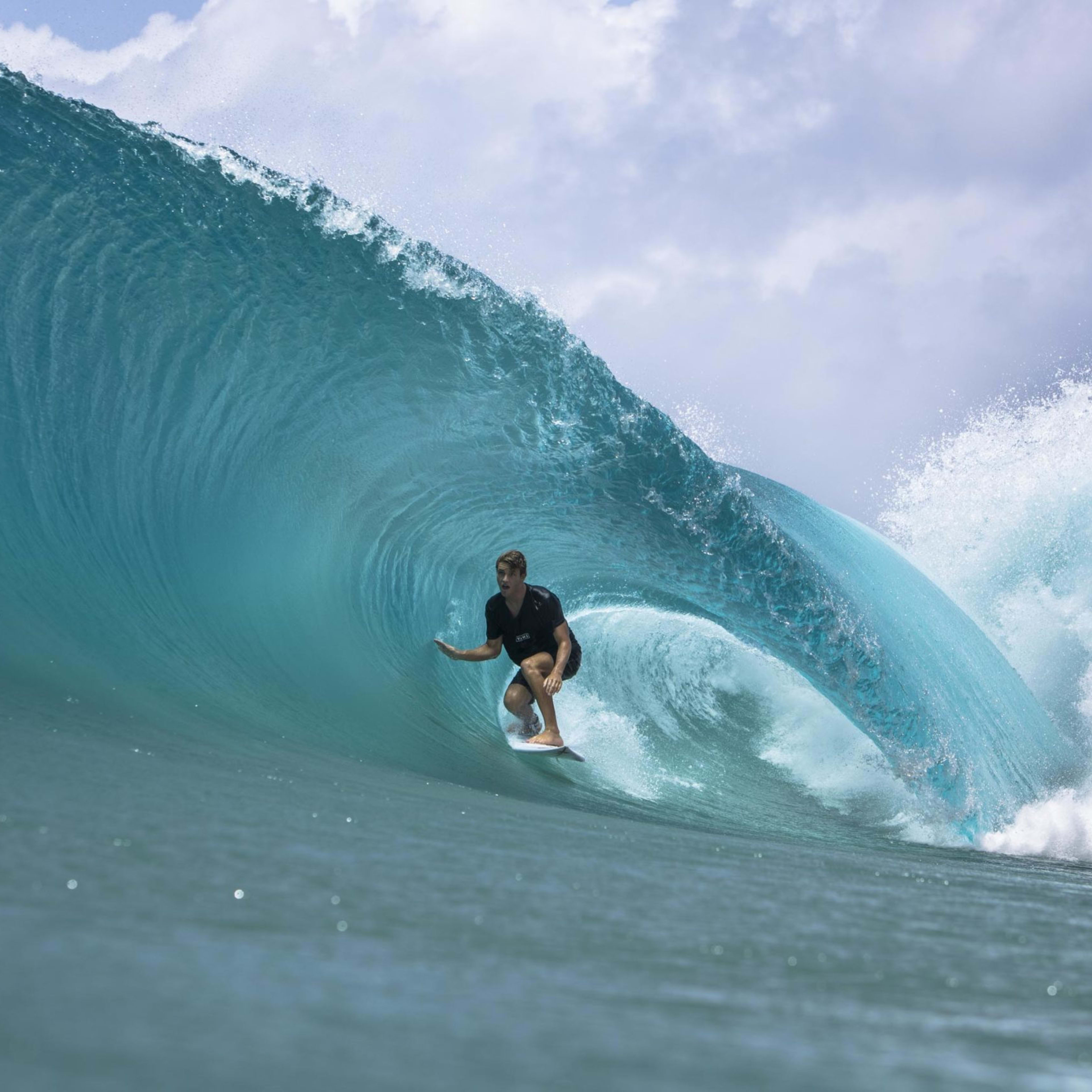 Top 5 Longest Waves in the World - Surfer