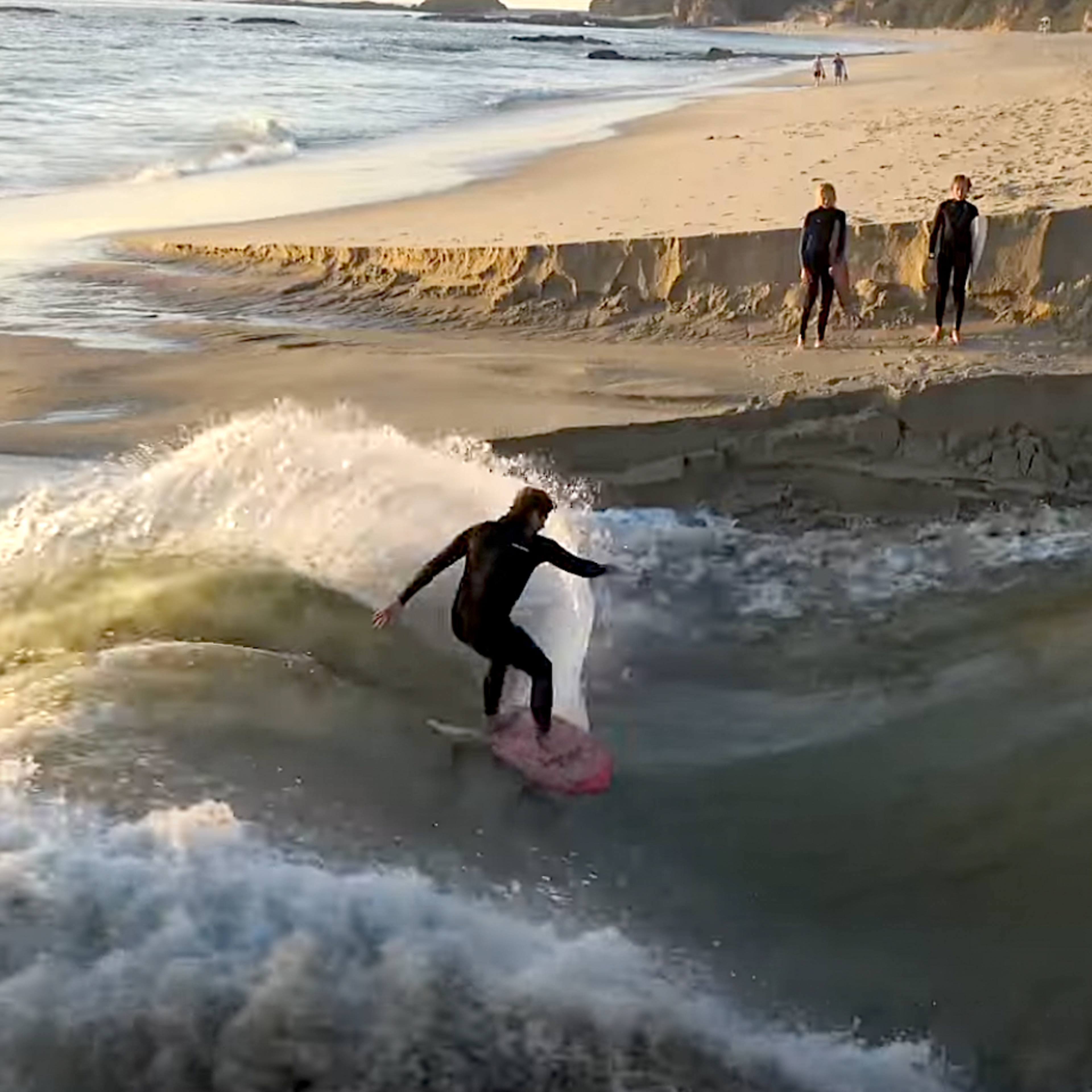 Sneaker Wave Slams Oblivious Tourists in Laguna Beach (Video) - Surfer