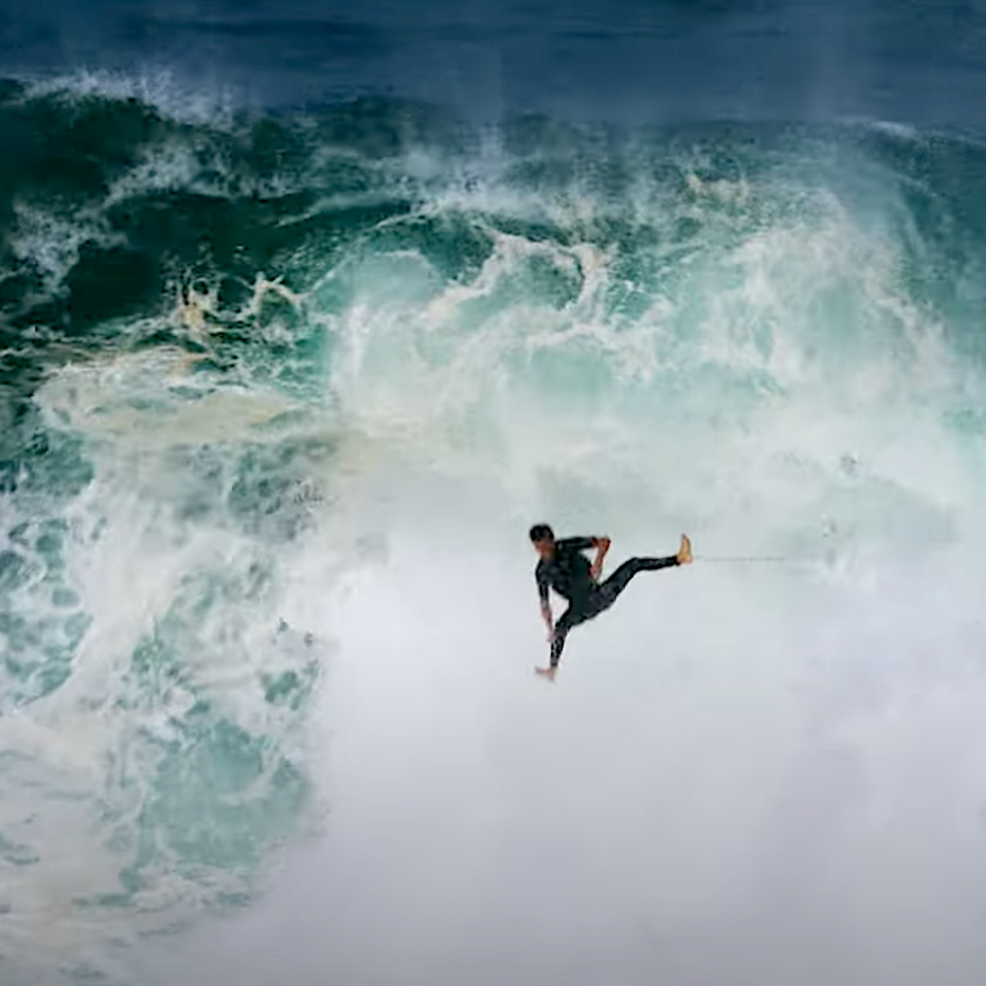 Freak 8-Foot Waves Slam Lake Tahoe, Boaters Killed (Video) - Surfer