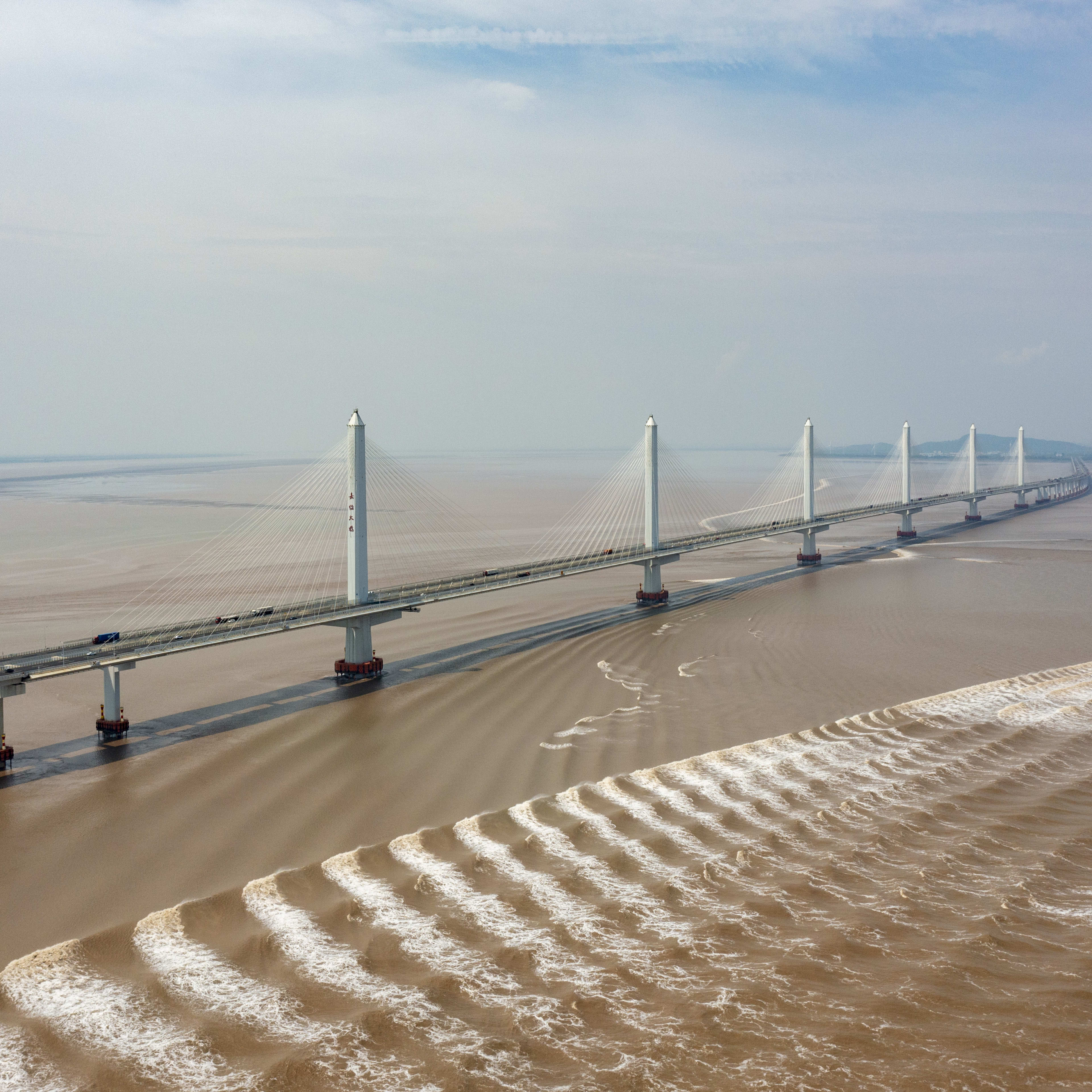 '100 Foot Wave' Returns to HBO (Trailer)